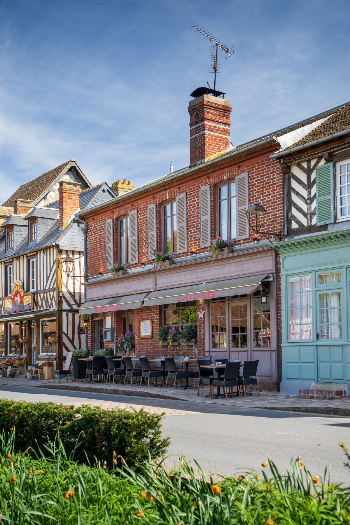 CAFE FORGES - Restaurant traditionnel Normand à Beuvron-en-Auge - LE ...